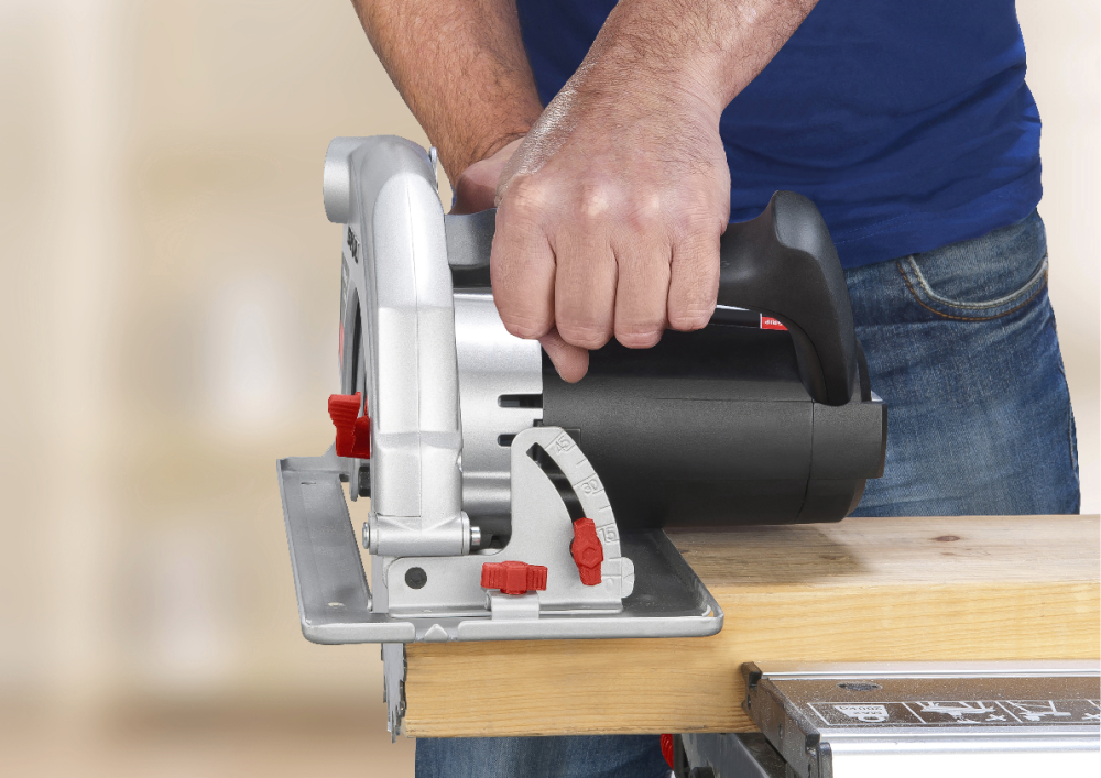 1053 AA | Circular saw